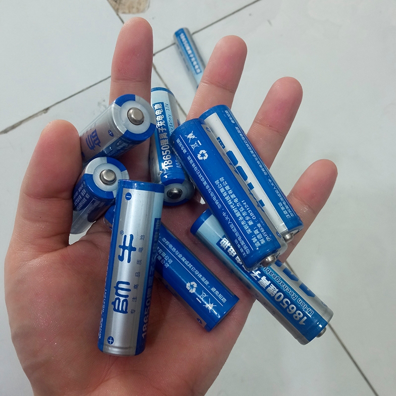 Pin 18650 pin lithium 3.7V dung lượng lớn 4400 (giá 1 cục) - HCM ...
