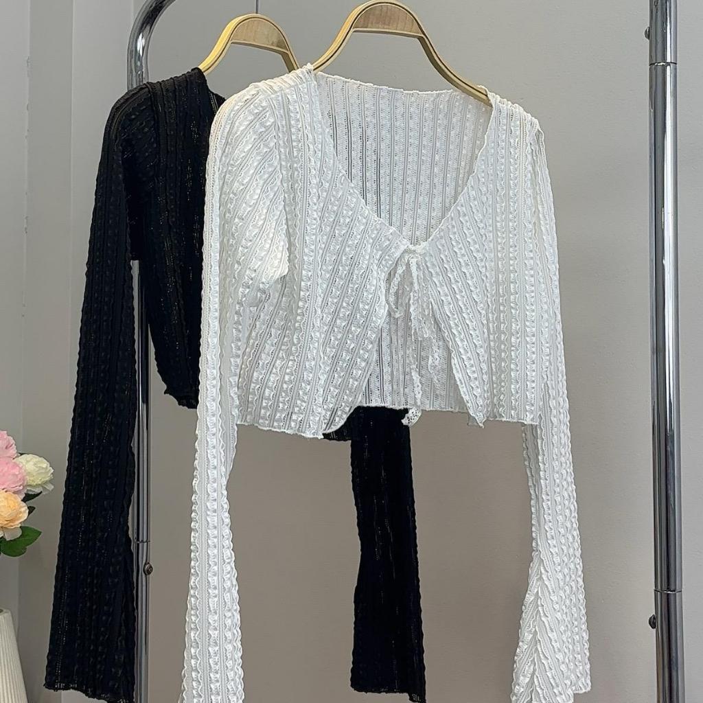 (CÓ BIGSIZE)Áo khoác ren croptop tay loe B1 đen/trắng | Shopee Việt Nam