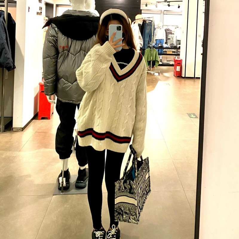 Áo len len vặn thừng cổ V Nikki Brandy Me.ville bản dup.e dành cho nữ ...