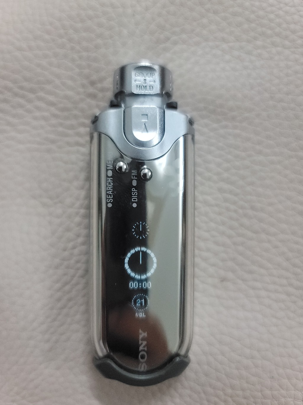 Máy nghe nhạc SONY Walkman NWZ-B183F bộ nhớ 4GB | Shopee Việt Nam
