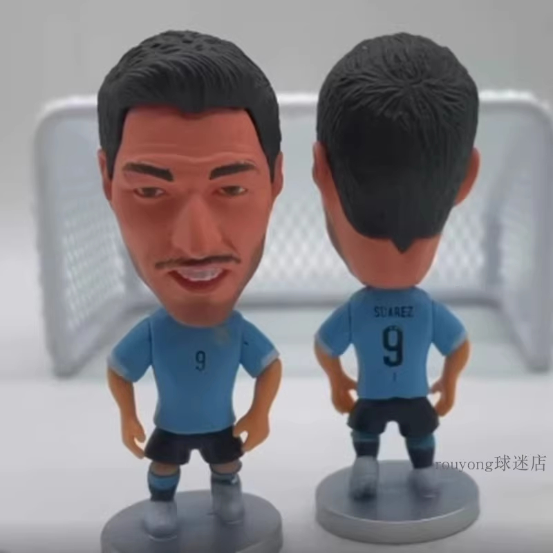 Mô hình tượng cầu thủ bóng đá Suarez Uruguay chính hãng Soccerwe Kodoto ...
