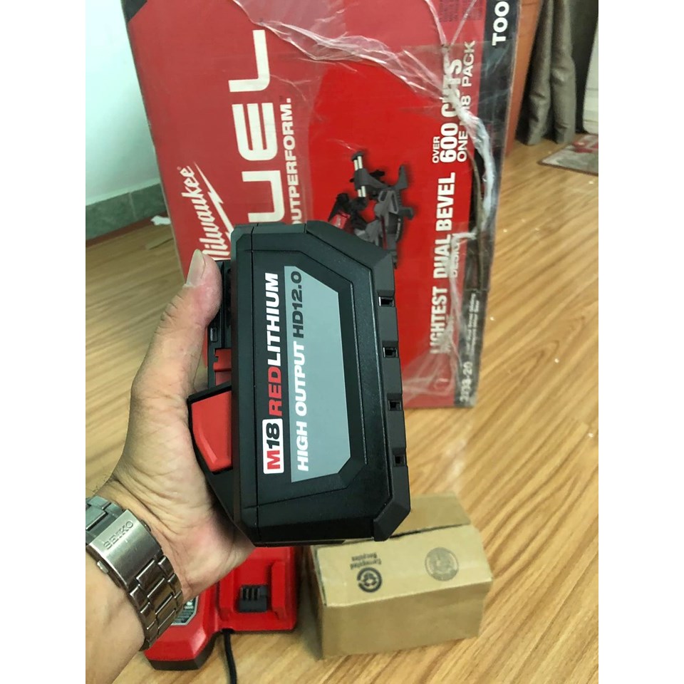Pin Milwaukee HIGH OUTPUT 18V 12AH M18 new mỹ | Shopee Việt Nam