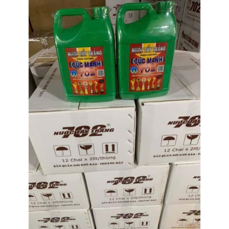 Tẩy trắng cực mạnh 702 chai 2L | Shopee Việt Nam