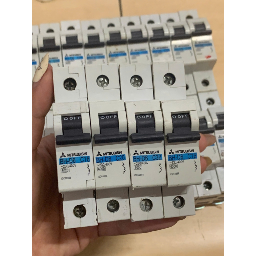 Aptomat tép MCB 1 PHA Mitsubishi BH-D6 16A, 20A, 32A hàng bãi Nhật đế cài chống chập | Shopee ...