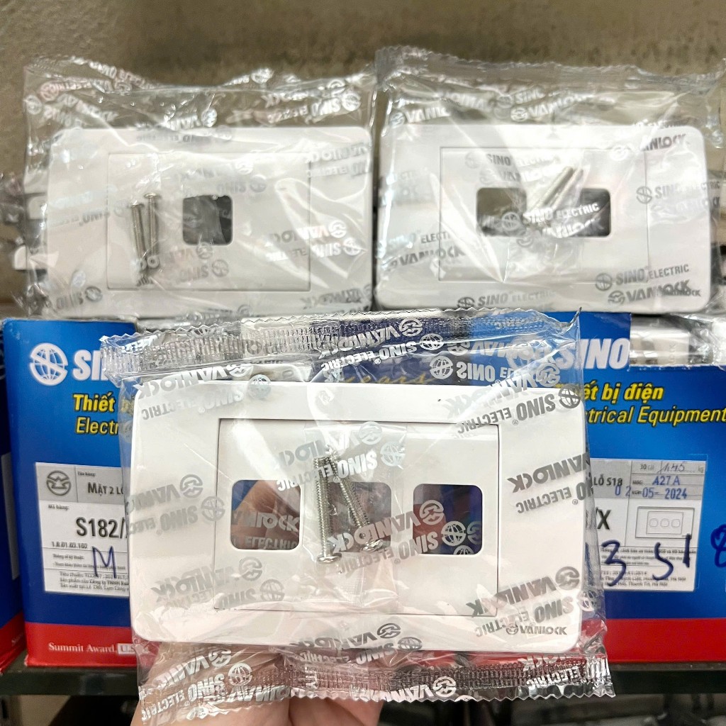 Mặt 1,2,3 công tắc SINO-S18A (hạt vuông) | Shopee Việt Nam