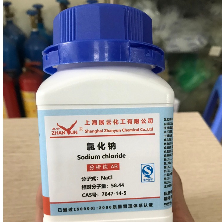 Sodium chloride NaCl tinh khiết phân tích thí nghiệm chai 500g | Shopee ...