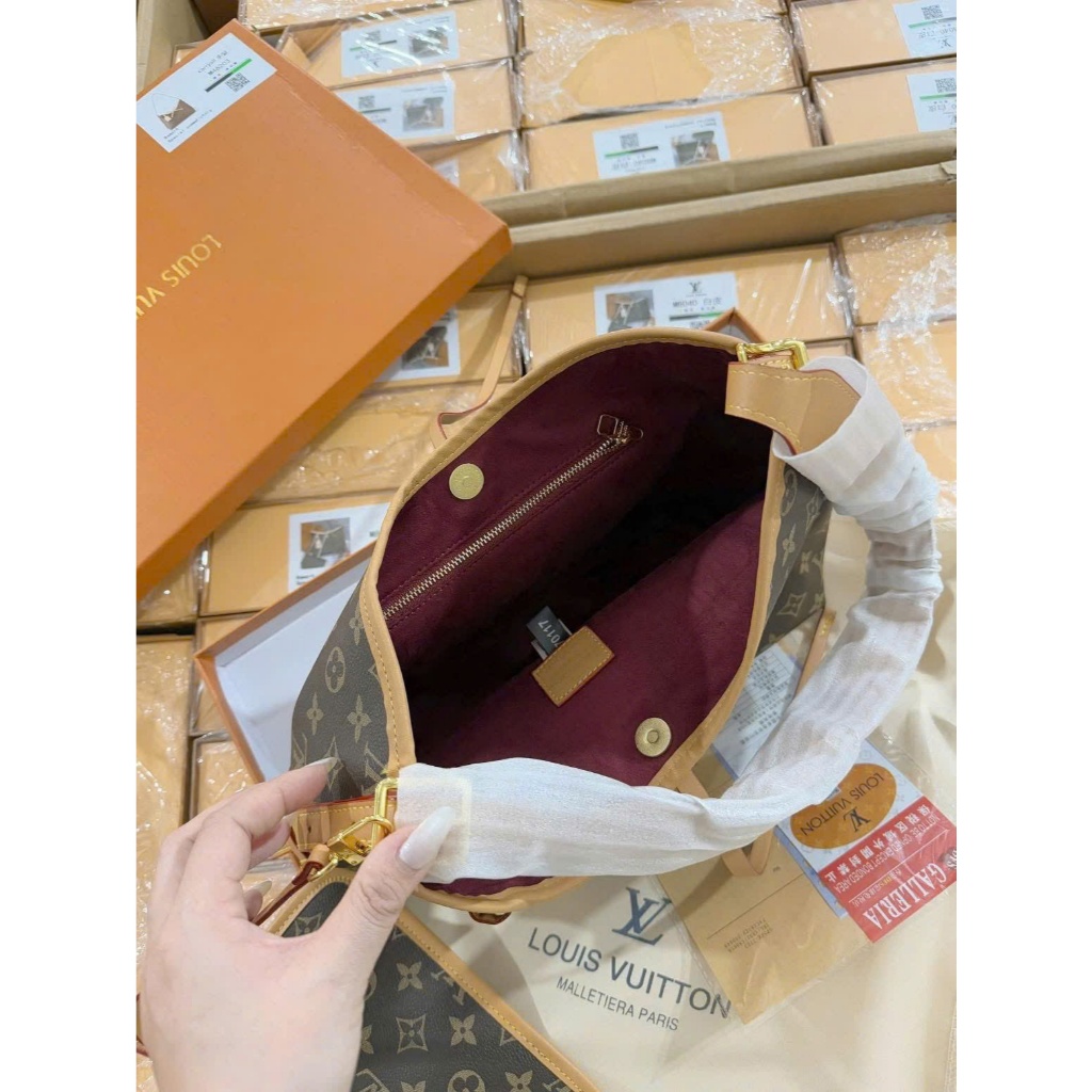M8040# Set túi L..v. Carry size 25cm box nam châm 2 màu | Shopee Việt Nam