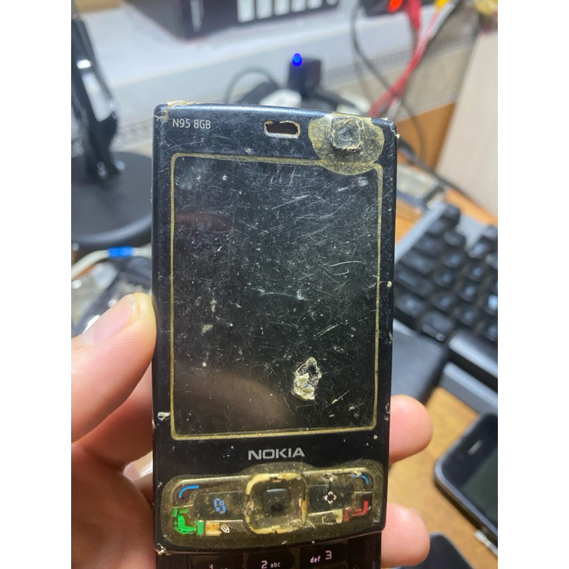 Xác Nokia N95-8G còn dán nilon, sống có chuông khởi động, không lên màn ...