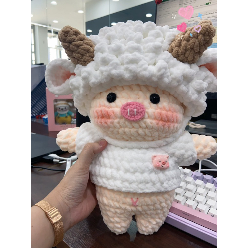 Bé heo đội mũ cừu cute (len nhung đũa, con cừu len handmade, quà tặng ...