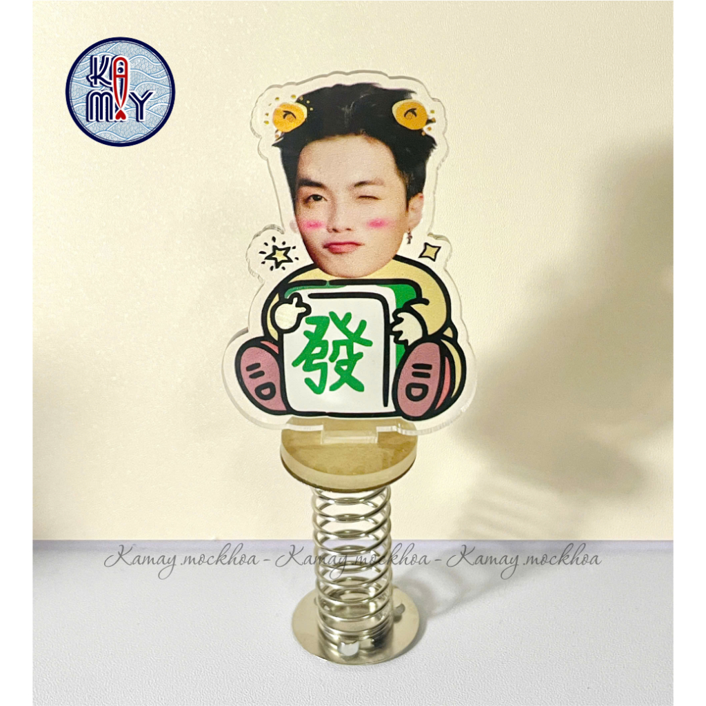 LÒ XO - STANDEE ĐỨNG ANH TRAI SAY HI CHIBI DỄ THƯƠNG TRANG TRÍ BÀN HỌC ...
