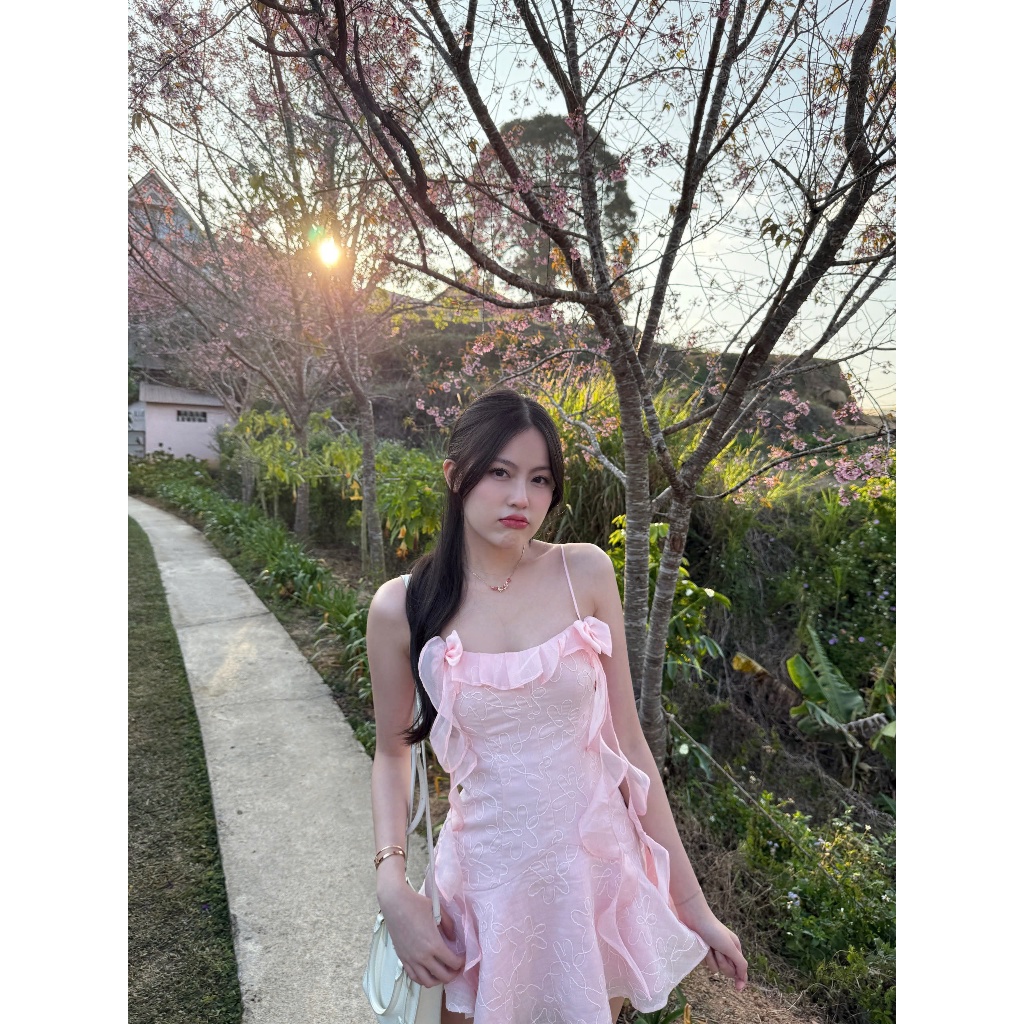 Đầm thiết kế hai dây phối bèo rũ chất voan hoa tiểu thư công chúa | AVINA DRESS | SECODEE ...