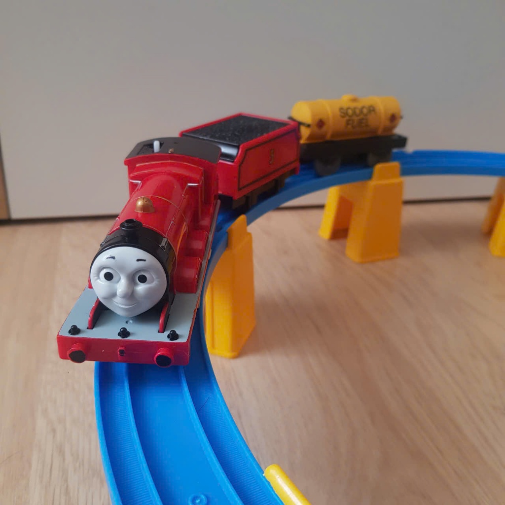 TAKARA TOMY PLARAIL TS-05 Thomas James | Shopee Việt Nam