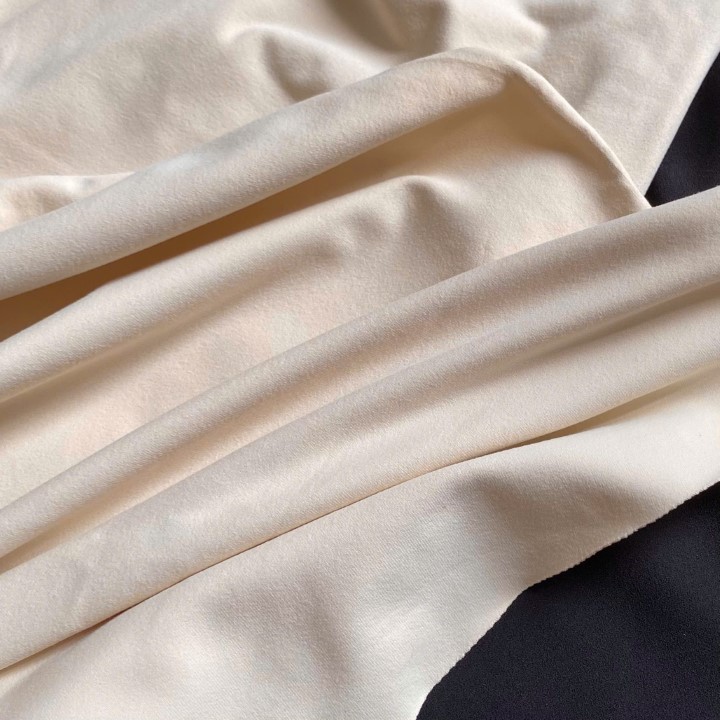 Vải Thun Poly Màu Nude Nhạt Lỗi Dơ Mờ - Chất Dày Dặn, Giãn 4 Chiều, Khổ ...
