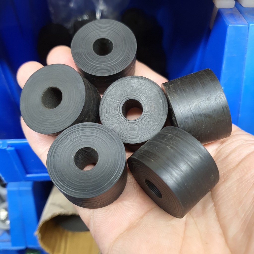 Đệm cao su 30*20*10mm (GIÁ 10 CÁI) đường kính ngoài 30mm, cao 20mm, lỗ ...