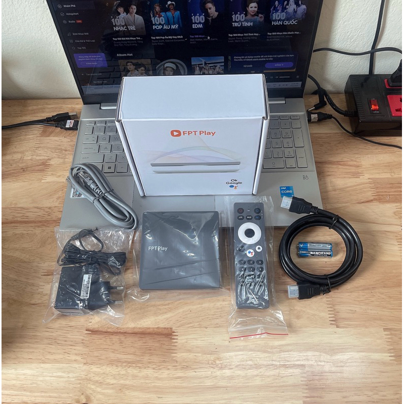 Đầu FPT play box 650 và Viettel TV 360 kèm điều khiển giọng nói hàng ...