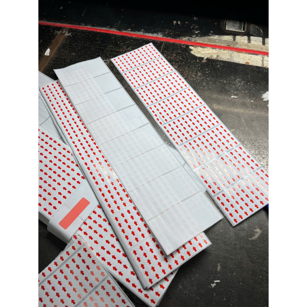 (800tem/tờ) Tem mũi tên kt (10x10)mm- Tem dán lỗi sản phẩm trong may ...