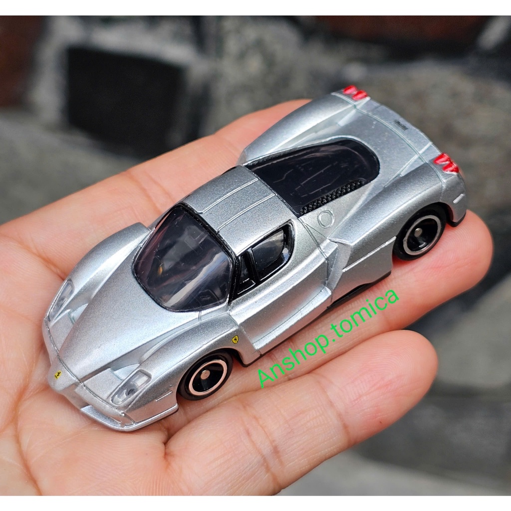 Mô hình xe Enzo Fer-ra-ri màu bạc tomica Nhật Bản | Shopee Việt Nam