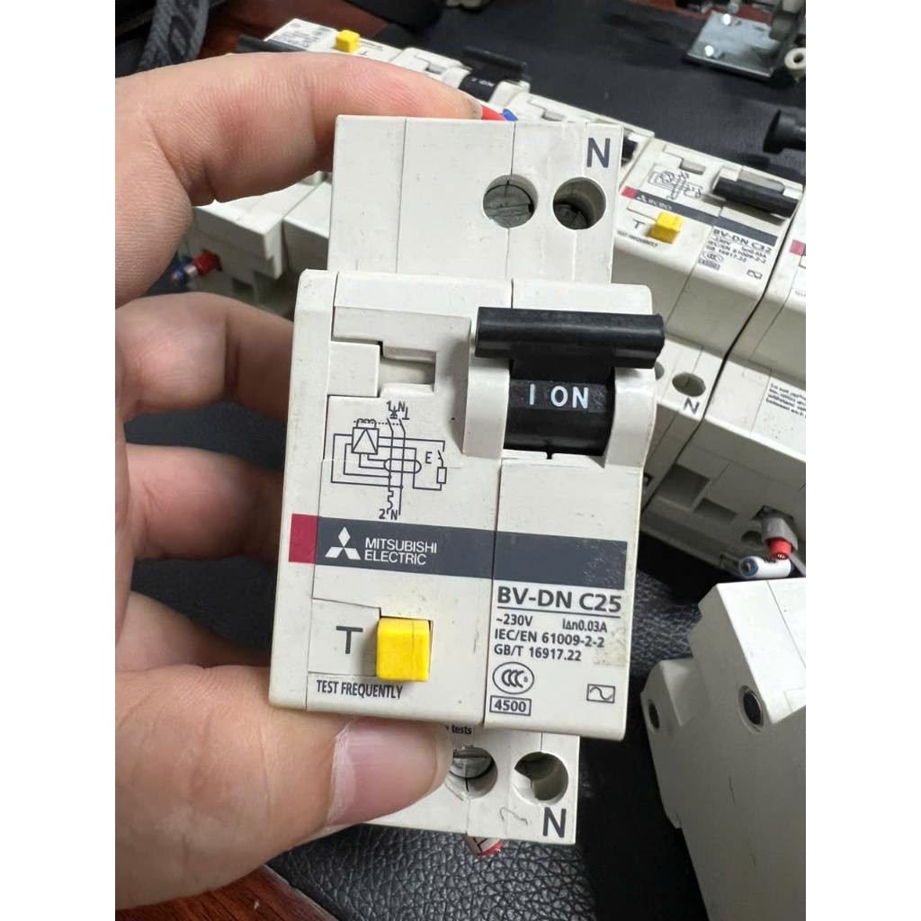 CB chống giật Mitsubishi 25A, BV-DN C25 tháo máy siêu lướt - Aptomat ...