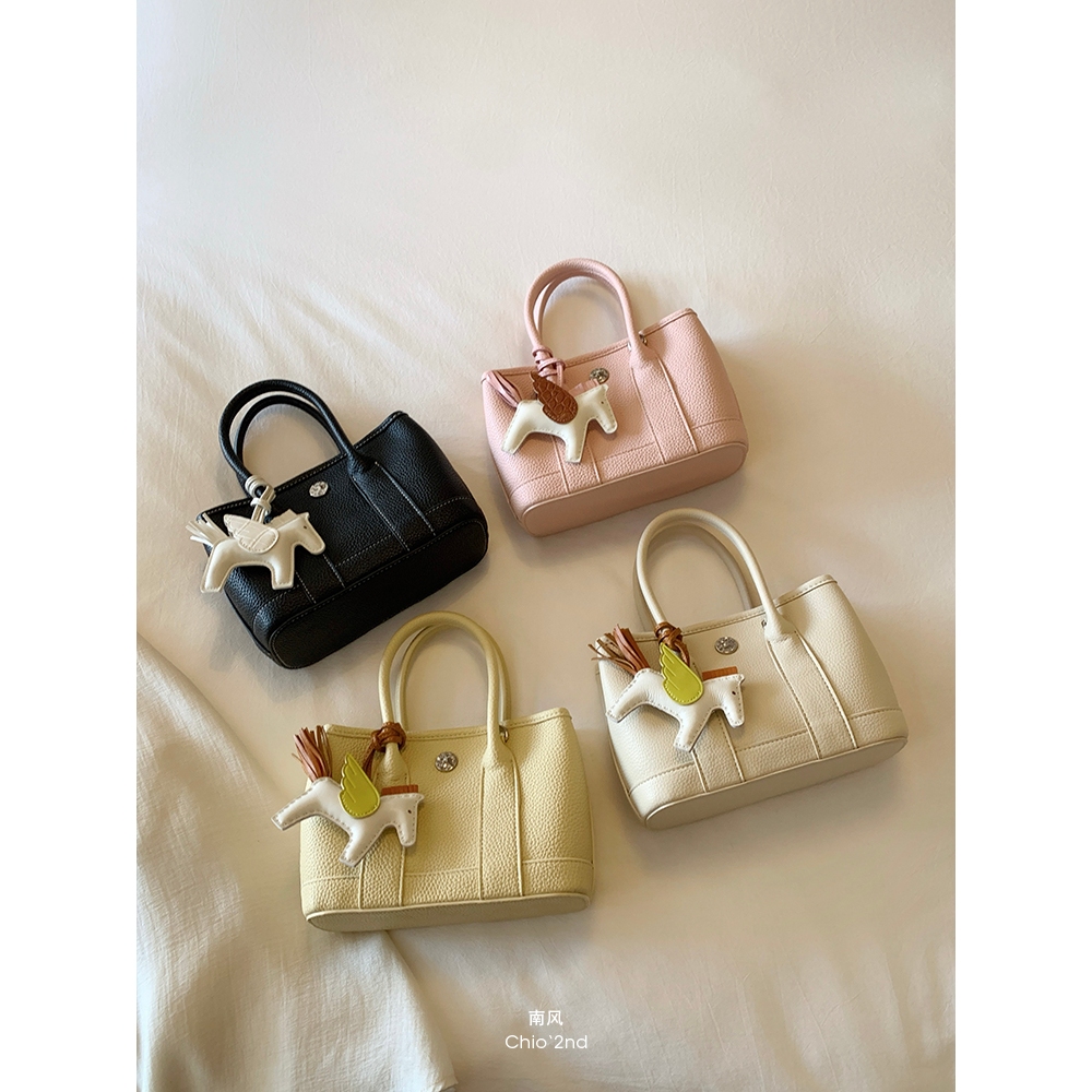 [CHÍNH HÃNG] Túi Chio2nd đeo chéo kèm charm ngựa - BST hè 2025 | Shopee ...