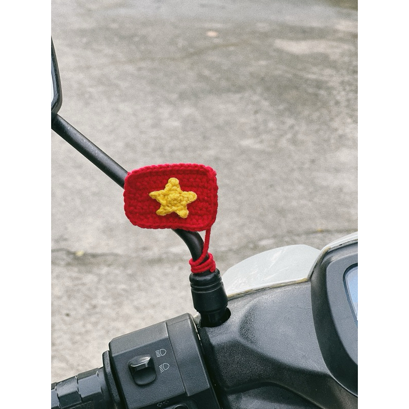 Lá cờ gắn kính xe bằng len handmade | Shopee Việt Nam