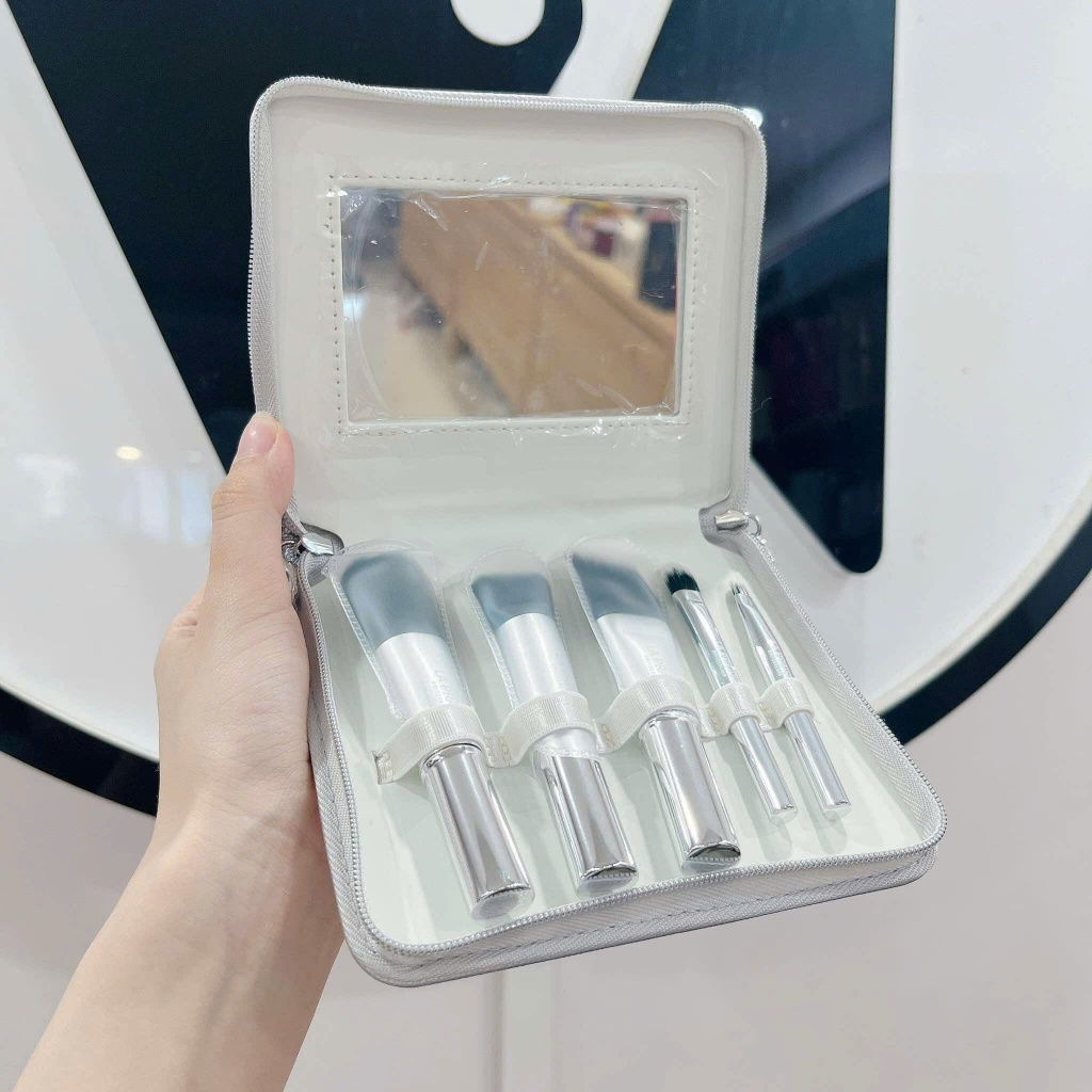 LA PRAIRIE - Bộ cọ kèm túi Gift VIP Brush Set (5c) | Shopee Việt Nam