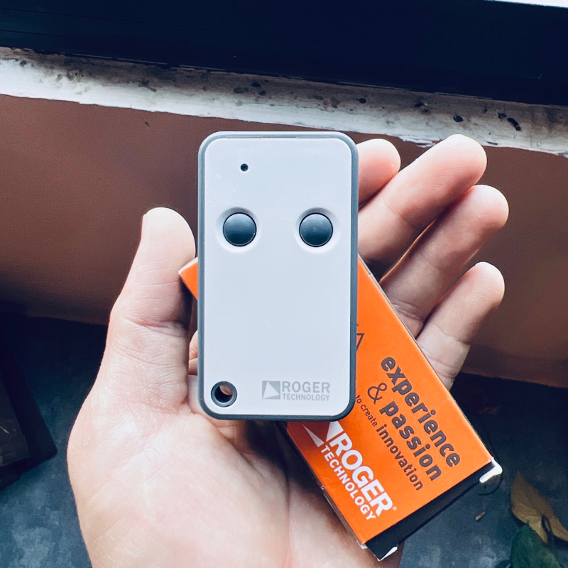 [Cổng ROGER][Remote Cửa Cổng] 433mhz remote tay bấm chìa khoá cổng ...
