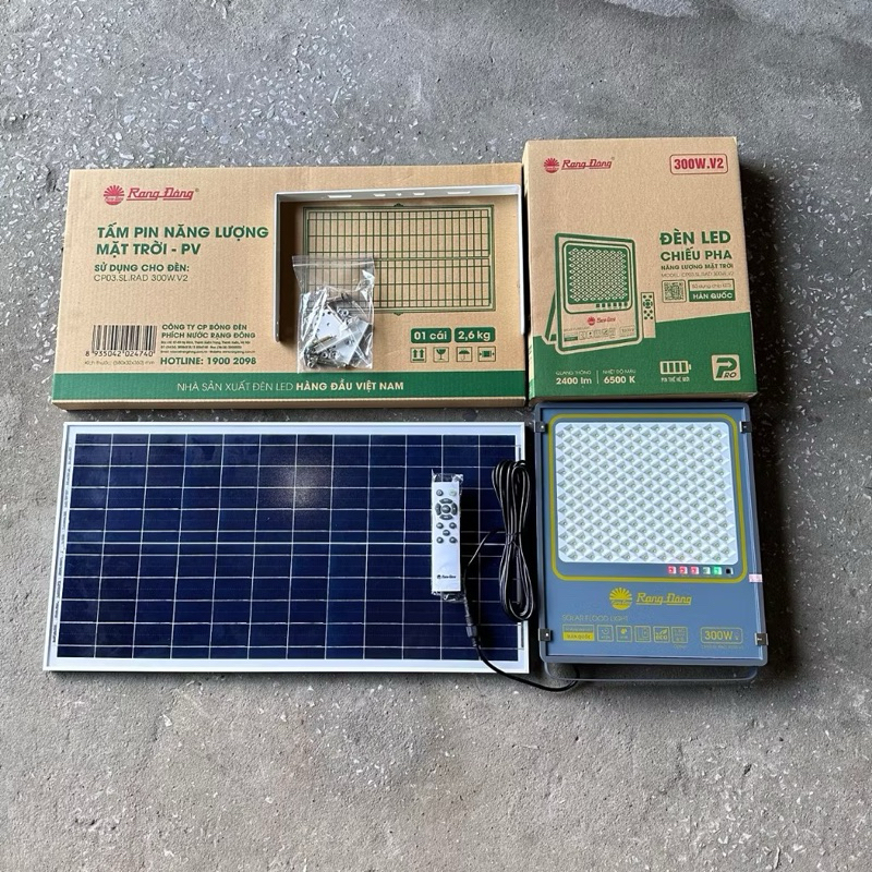 Đèn led chiếu pha năng lượng mặt trời RẠNG ĐÔNG 200w. model : CP03.SL.RAD.200W V2 | Shopee Việt Nam