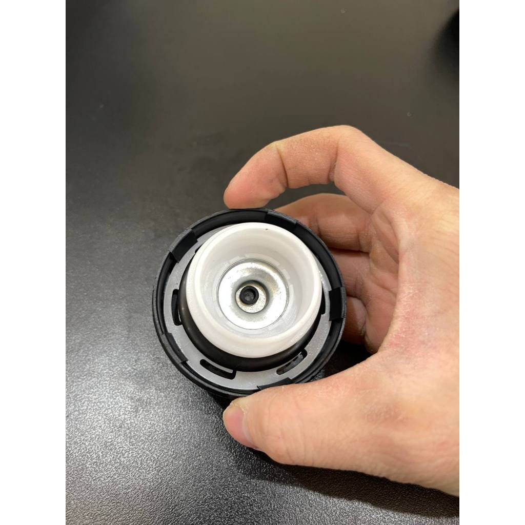 Nắp bình xăng trong Matiz-Spark-Gentra-Lacetty-Nubira-Lanos.v.v.v ...