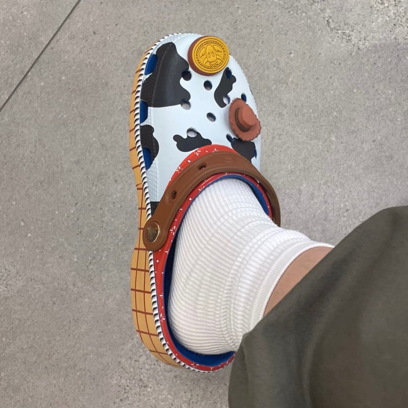 Dép Crocs Toystory Classic Clog 209461 | Shopee Việt Nam