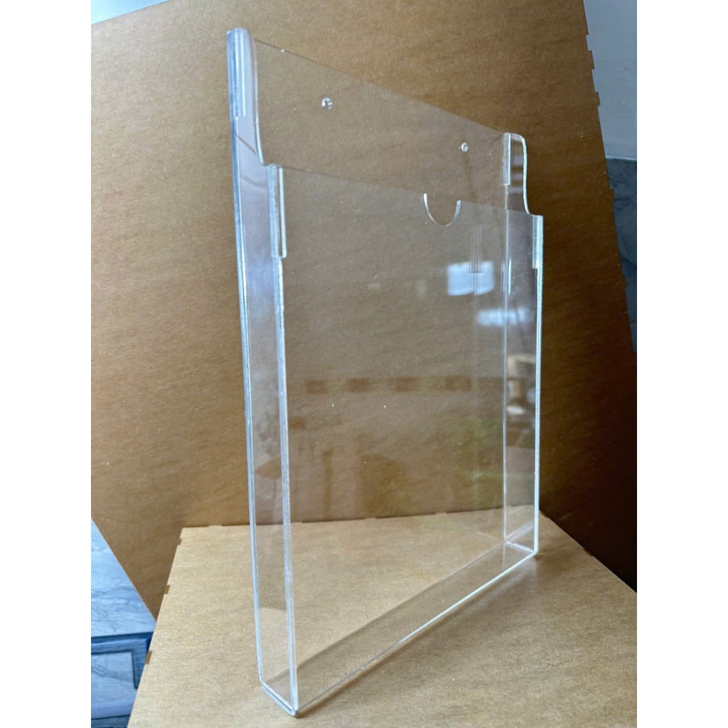 Khay, kệ treo/dán tường đựng giấy, tờ rơi A4, A5, A6 khổ ngang/dọc mica ...