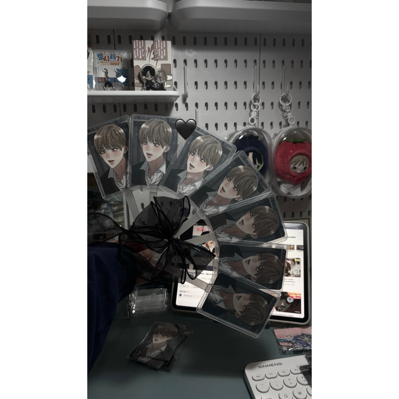 Quạt toploader đựng card Manhwa BL, Kpop, Anime, Game | Shopee Việt Nam