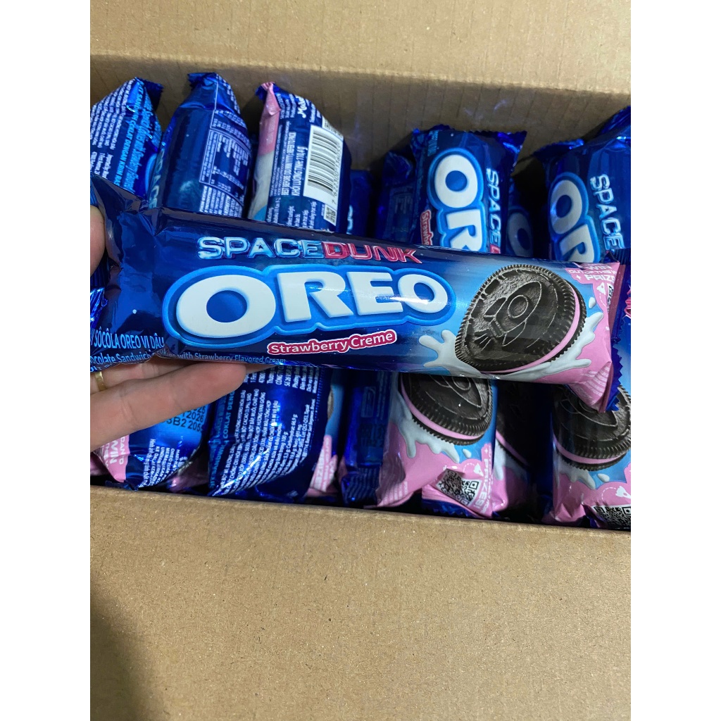 Thùng 24 gói bánh quy OREO 110,4gx24 Gói vị Dâu | Shopee Việt Nam