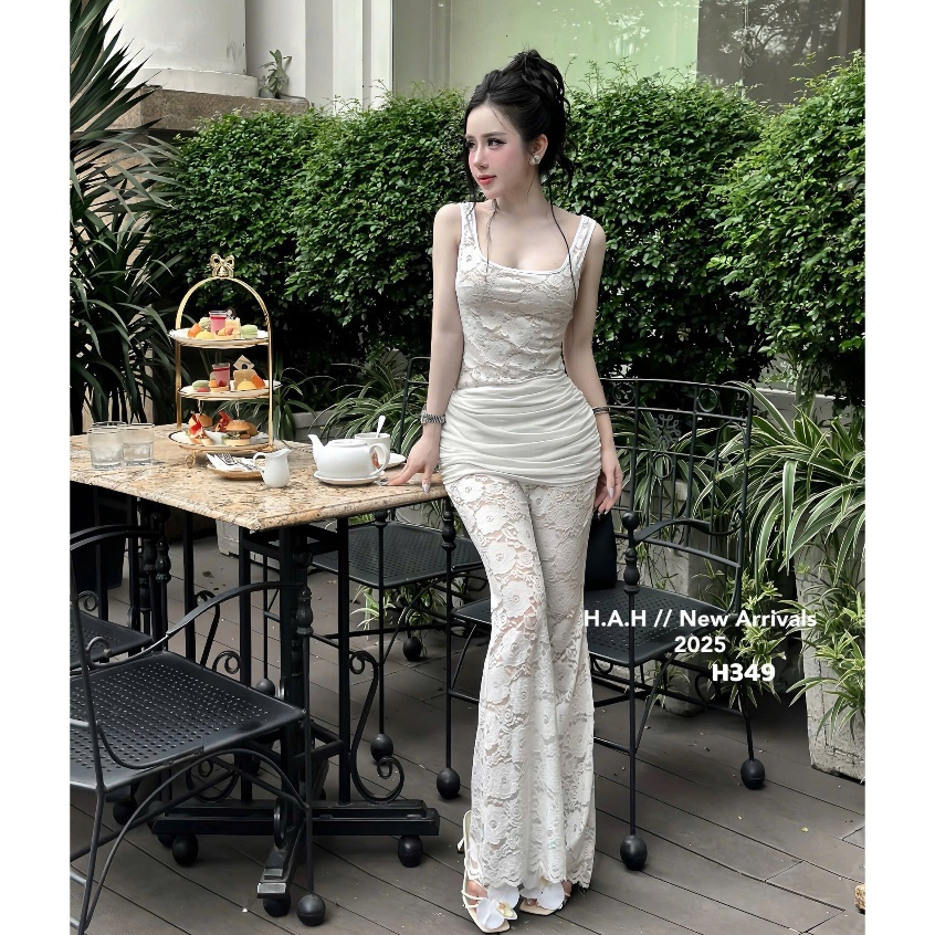 Set áo cổ V xoắn khoét sâu phối ren mix quần loe ren dài hot trend sang ...