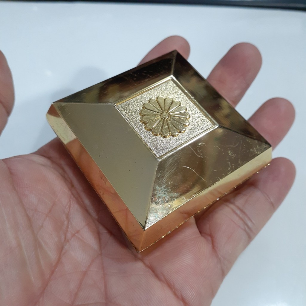 Hộp Nhật bản kim loại mạ vàng 24k GP Gold plated 60mmx60mm cổ điển trưng bày Second hand ...