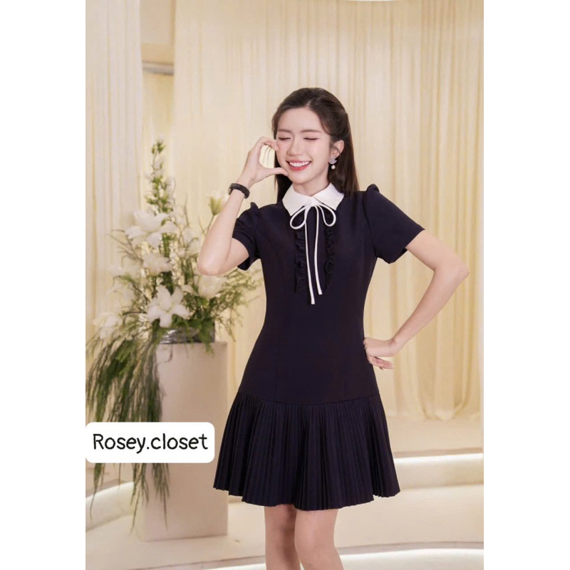 Đầm chữ A công sở nữ cổ sen viền ngực phối nơ xếp ly tay cộc phồng ...