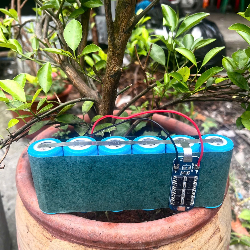 Pin 32700 mới. Sản phẩm lắp cho đèn NLMT | Shopee Việt Nam