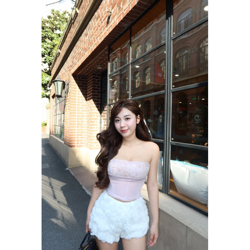 Áo tube hoa nổi - Linh Chi Phạm | Shopee Việt Nam