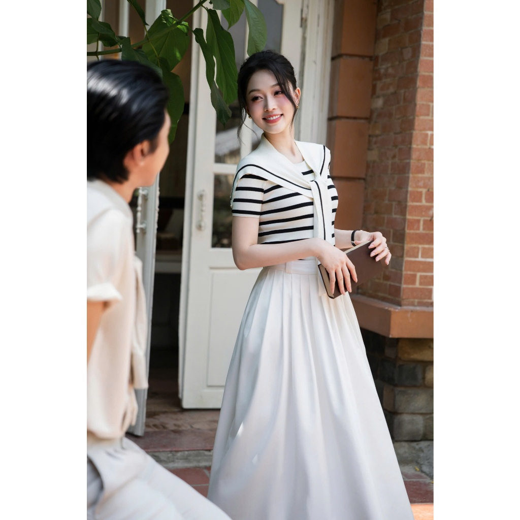 (Blue to Bloom) Áo dệt len kẻ kèm khăn thêu logo, chất liệu cao cấp ...