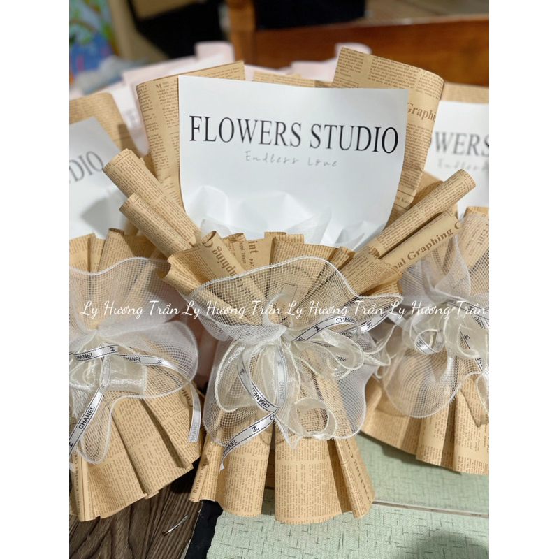 Mã 19-Cốt hoa giấy báo/craft chữ cắm 5-10 bông hướng dương tốt nghiệp ...