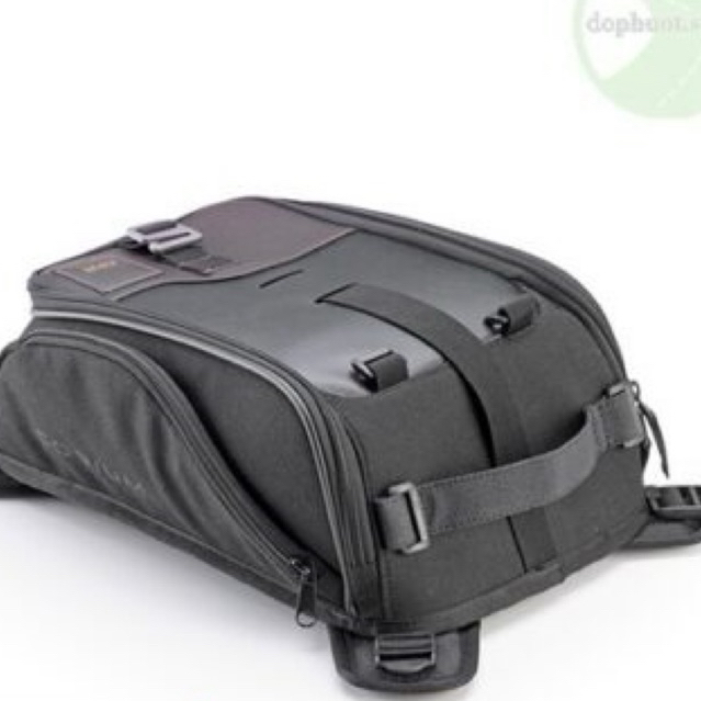 Túi hít bình xăng Givi Corium Classic 8 lít - Crm103 | Shopee Việt Nam