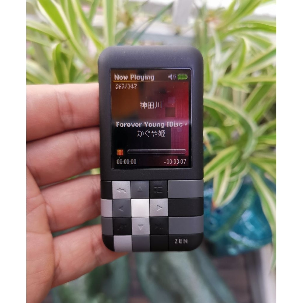 Máy nghe nhạc Creative ZEN MozaiC 2G huyền thoại new hộp phụ kiện ...