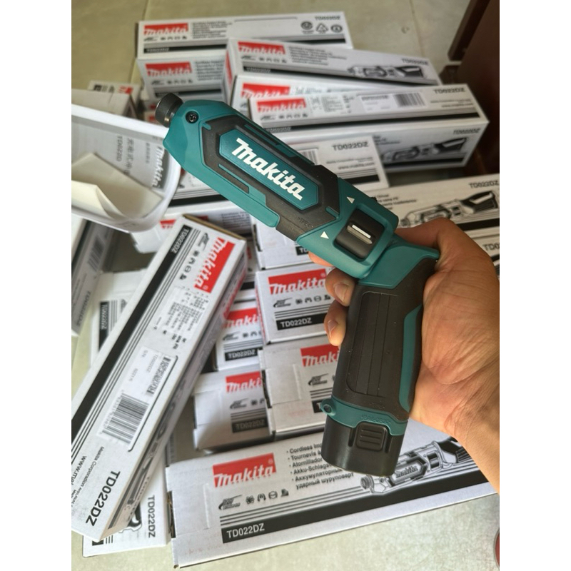 Vít gập makita 7.2v TD022D !new hãng full hộp. Hệ có búa, có điều tốc AE nhé ( ko chín 71.72.70 ...