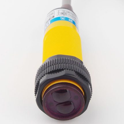 Công tắc cảm biến E3F-DS30C4, E3F-DS30P1 quang điện hồng ngoại | Shopee Việt Nam