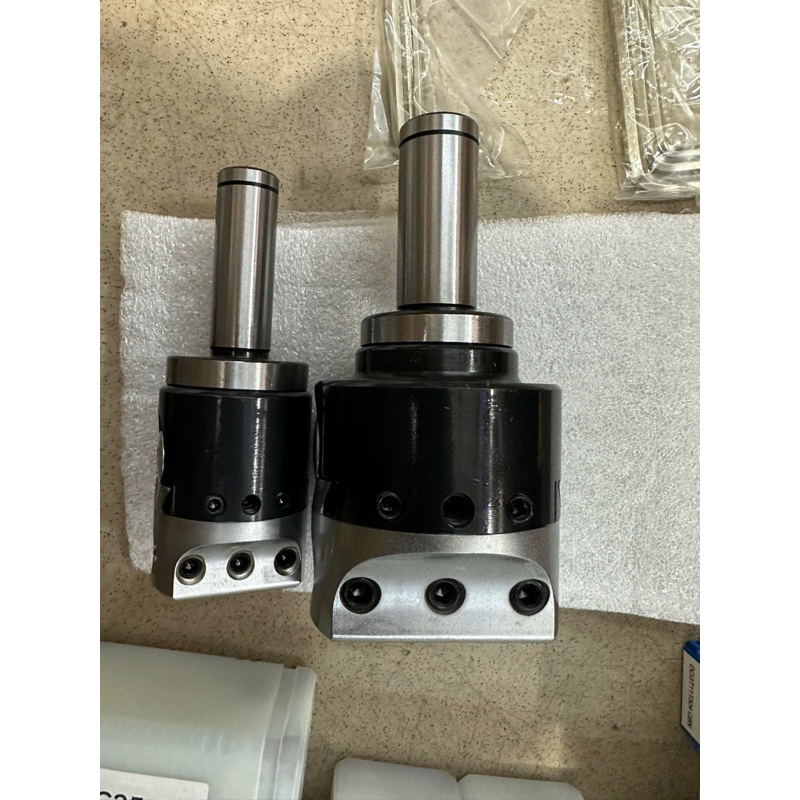 Bộ dao doa lỗ lắp chíp có tăng chỉnh chuôi trụ- Gồm: chuôi+đầu tăng ...