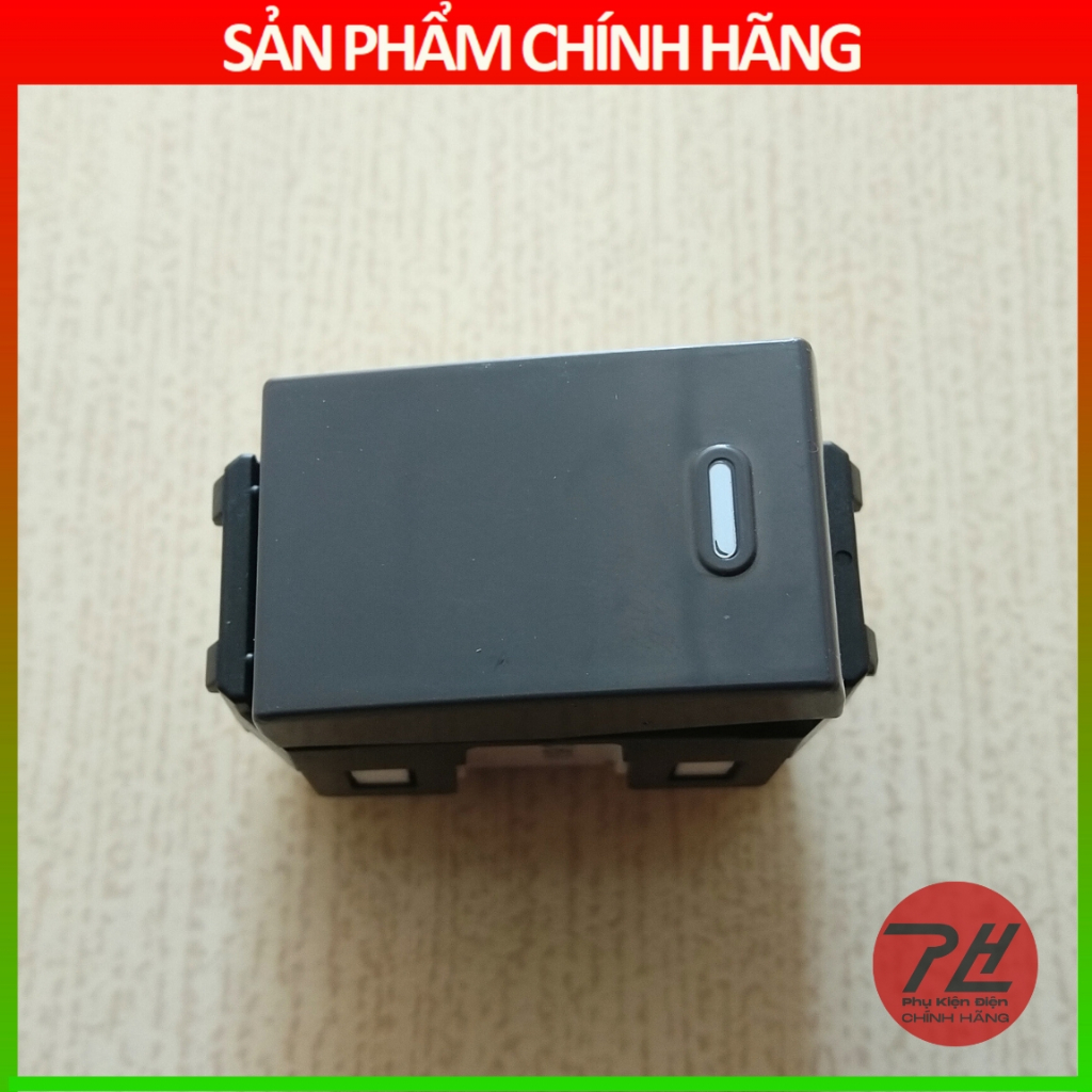 Công tắc màu xám đen Panasonic - Công tắc 1 chiều WEV5001-7H, công tắc ...