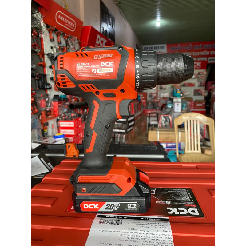*HÀNG CHÍNH HÃNG*.khoan đầu 13mm DCK model:KDJZ04-13.Điện áp 21V.Động cơ brushless.lực siết 60N ...