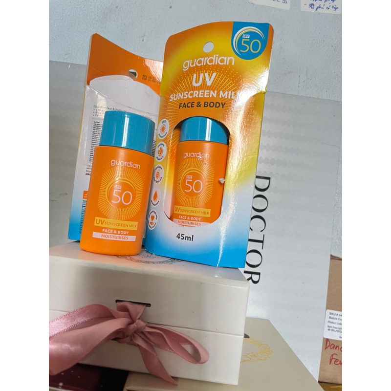 Guardian Face and Body Uv Sunscreen Milk Spf50 45ml cận date 2/2025 | Shopee Việt Nam
