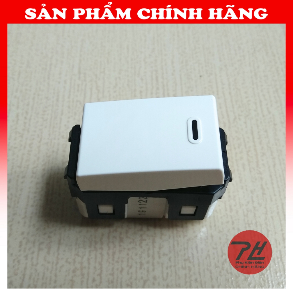 Công Tắc 1 Chiều Panasonic WEV5001-7SW – Chính Hãng, Dòng WIDE, An Toàn ...