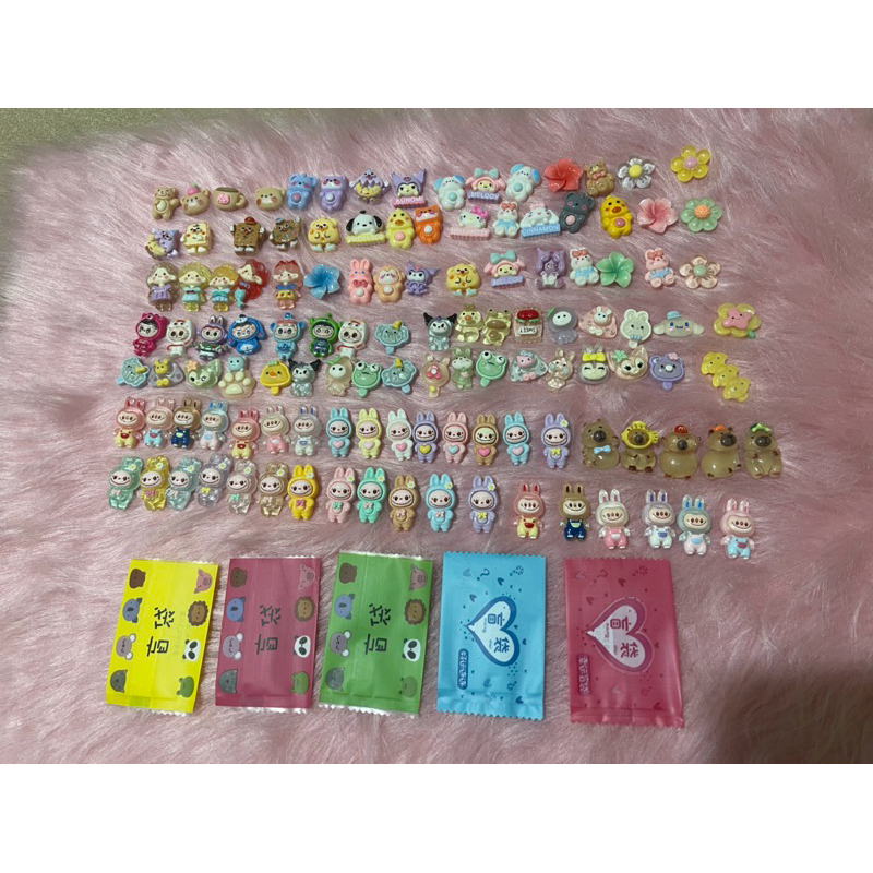 (có sỉ ) 50 túi mù mini Labubu phát sáng ,cappy bara,gấu dâu , kurumi ...