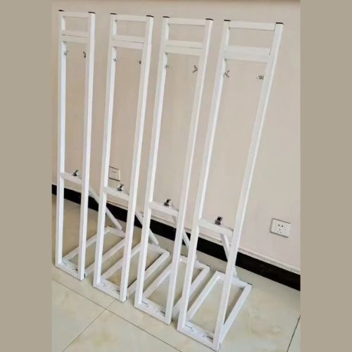 Standee hình người formex khung sắt dựng tấm formex kệ sắt đỡ formex ...